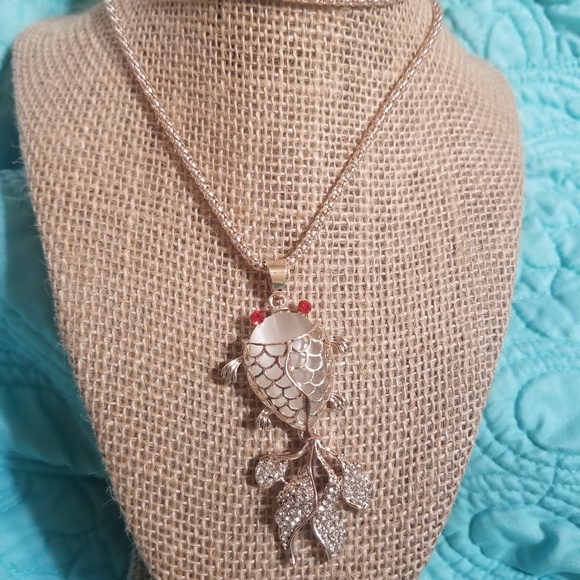 Jewelry | The Chic Gold Fish Necklace | Poshmark
